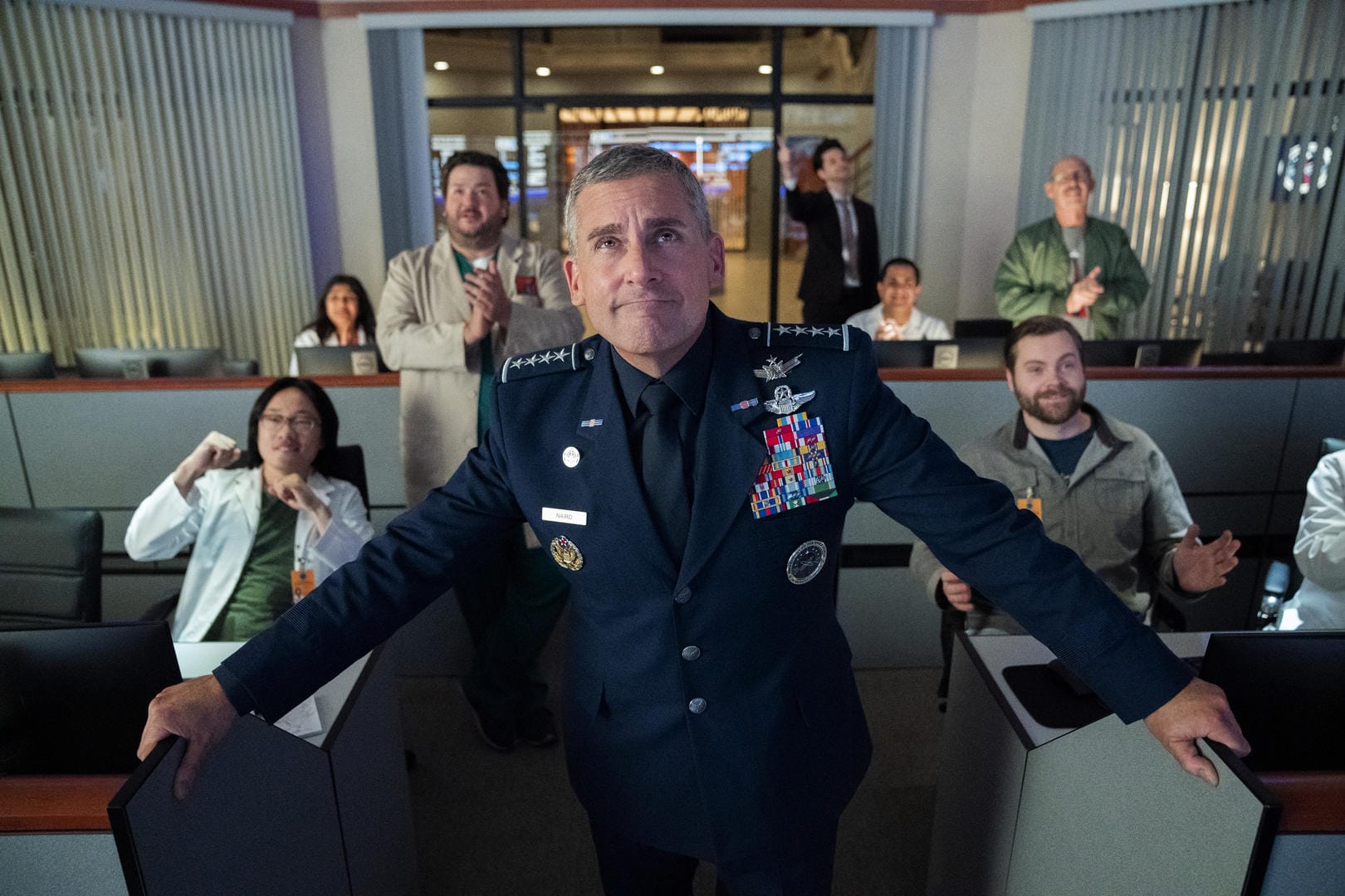 TechStart | Netflix oferă primele poze din serialul "Space Force"