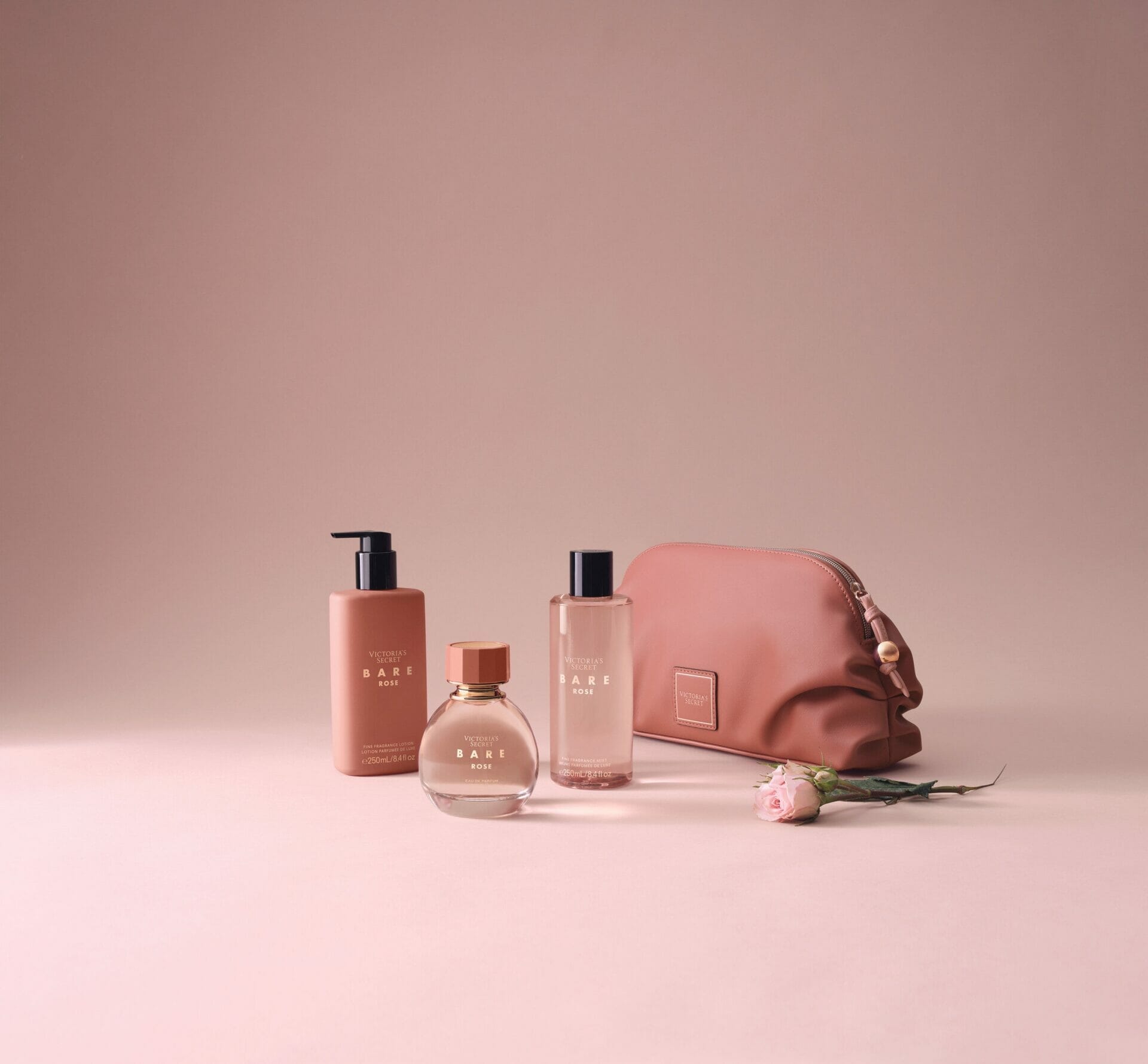 Bare Rose - o nouă colecție Victoria's Secret unde delicatețea feminină ...